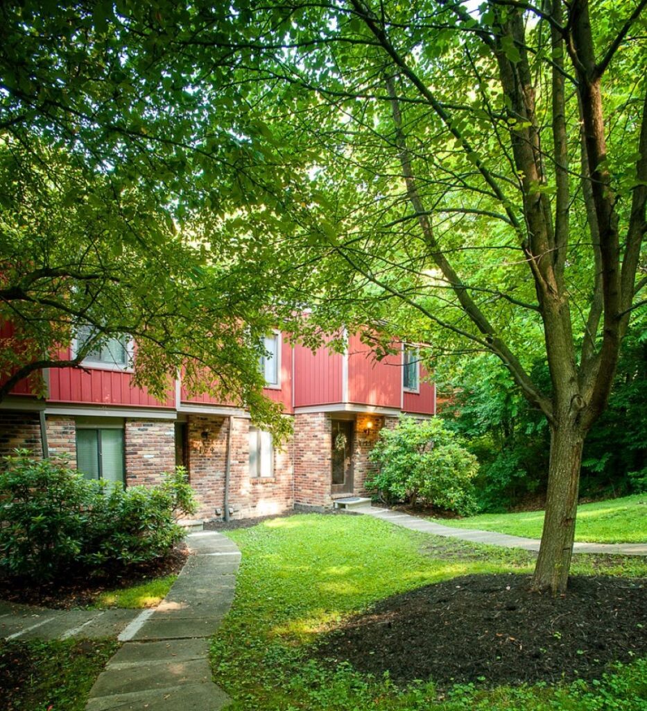 Poets Corner Apartments & Townhomes | Union Real Estate